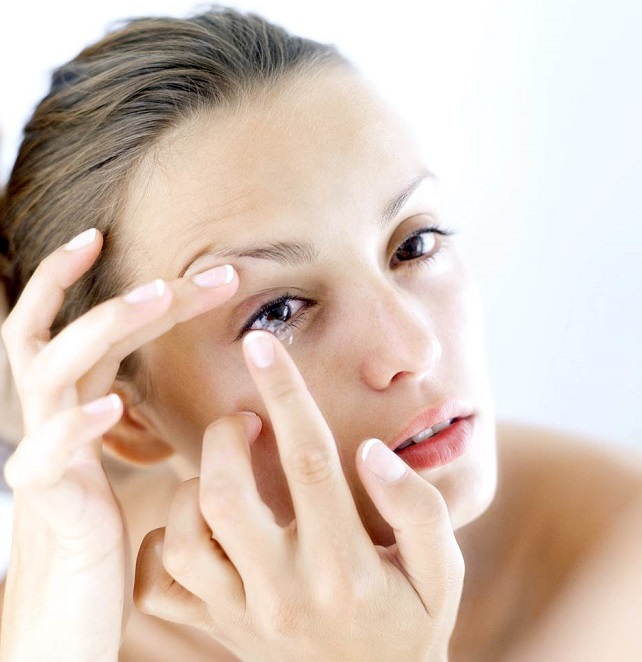 How to Choose a Best Pair of Contact Lenses | New Health Advisor